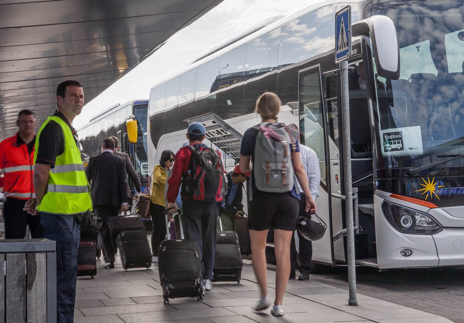 DSB satte mandag supplerende togbusser ind mellem Hyllie og Københavns ...